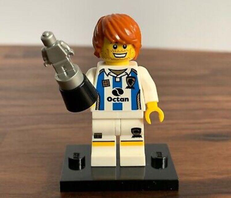 Lego minifigure soccer guy series 4 足球人仔, 興趣及遊戲, 玩具 & 遊戲類 - Carousell