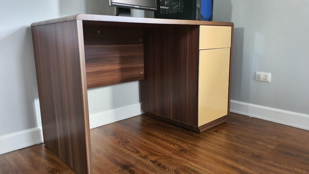 Office Desk / Study Table Cebu, Furniture & Home Living, Office ...
