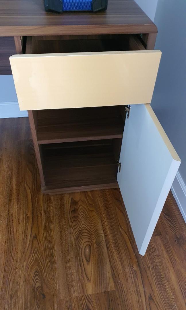 Office Desk / Study Table Cebu, Furniture & Home Living, Office ...