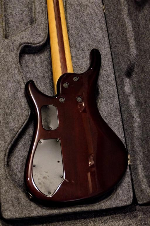 Roscoe LG-3005 fretless bass, Hobbies & Toys, Music & Media, Musical ...