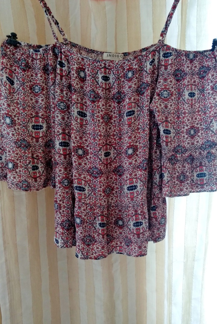 Sabrina Top, Fesyen Wanita, Pakaian Wanita, Atasan di Carousell