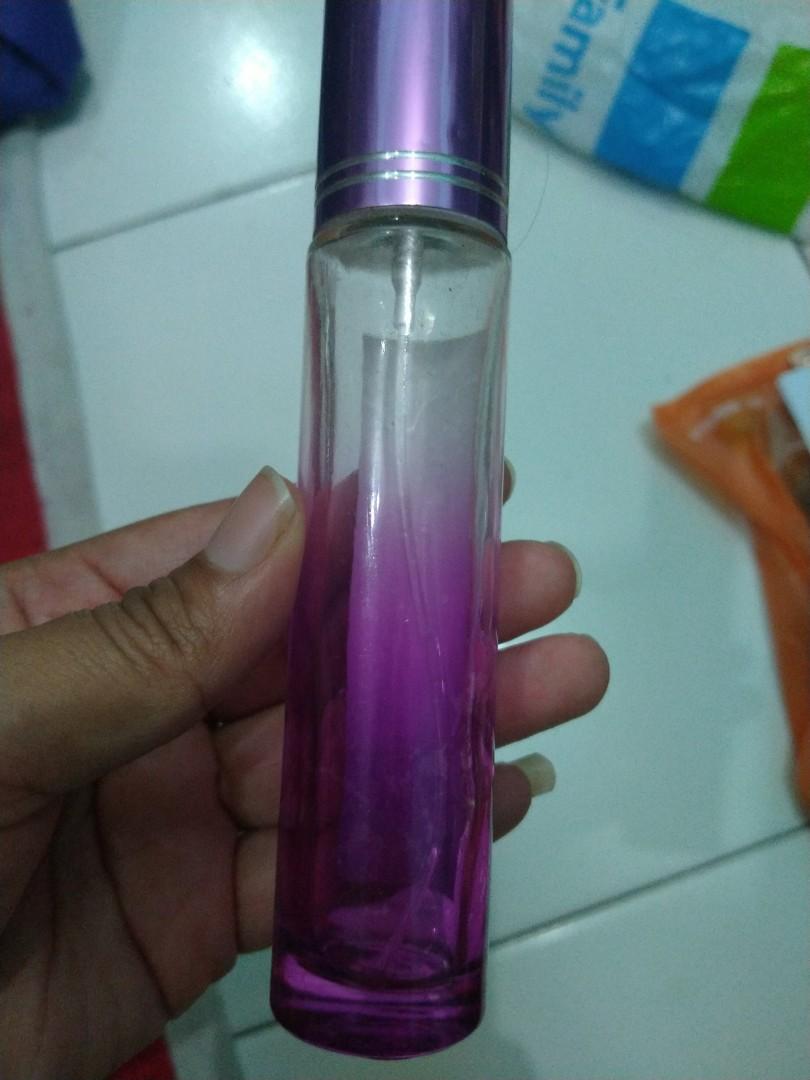 Botol kosong bekas parfum, Kesehatan & Kecantikan, Parfum, Kuku ...