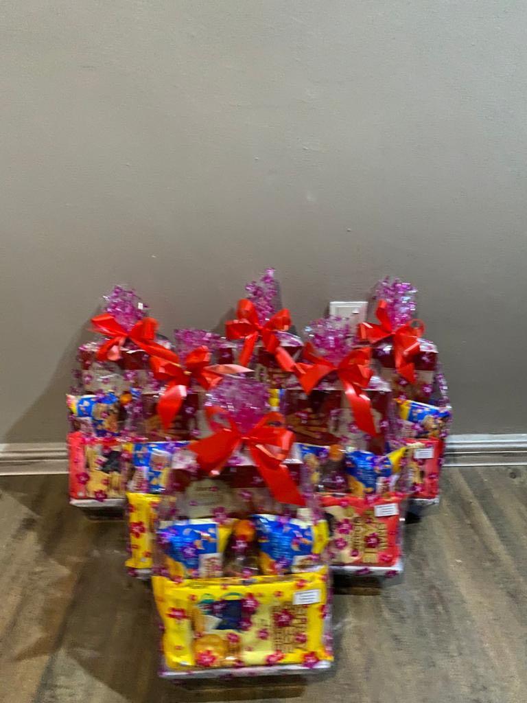 Hamper makanan dan minuman rm25, Food & Drinks, Gift Baskets & Hampers ...