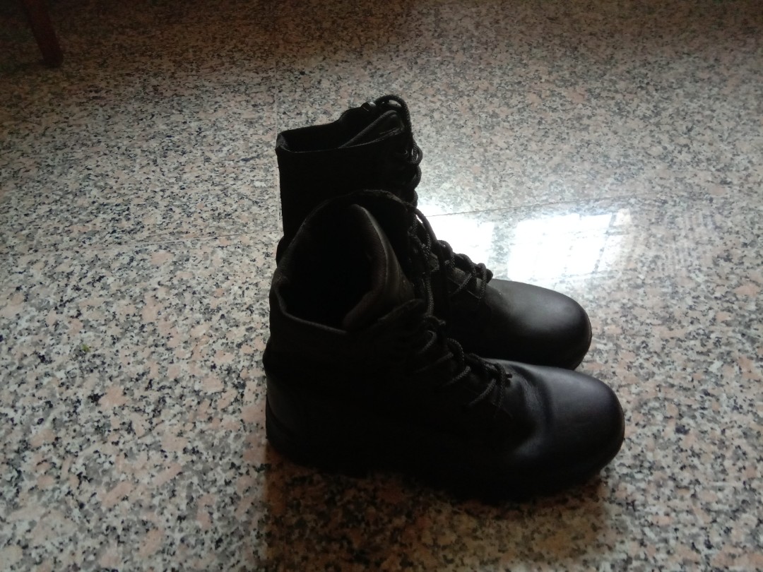 Magnum boots, Men's Fashion, Footwear, Boots on Carousell
