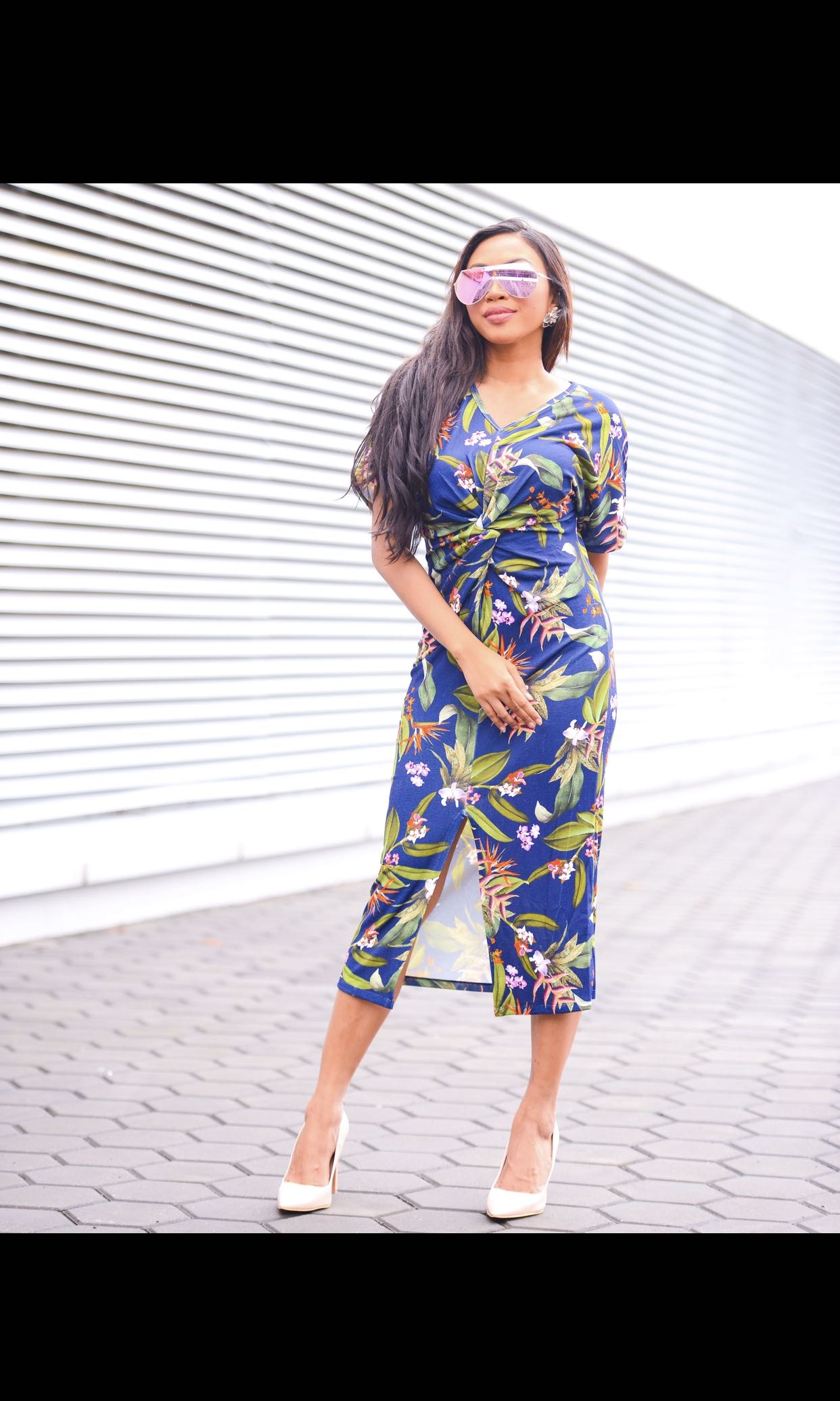 Shila Twisted Floral Dress in Dark Blue, Women's Fashion, Tops ...