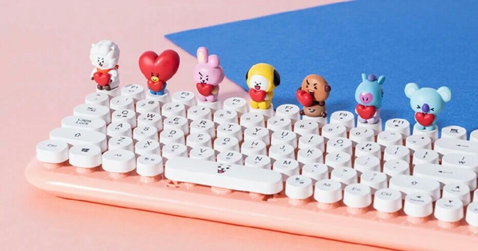 BT21 Figure Retro Keyboard x Royche Wireless Retro Keyboard, Hobbies & Toys, Memorabilia ...
