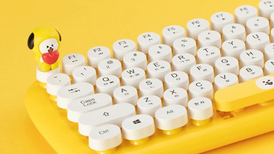 BT21 Figure Retro Keyboard x Royche Wireless Retro Keyboard, Hobbies & Toys, Memorabilia ...