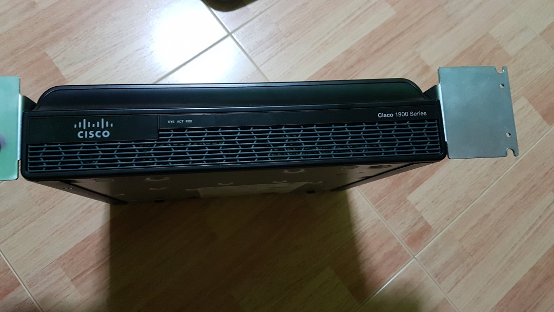 Cisco Series 1900 Router, Computers & Tech, Parts & Accessories ...
