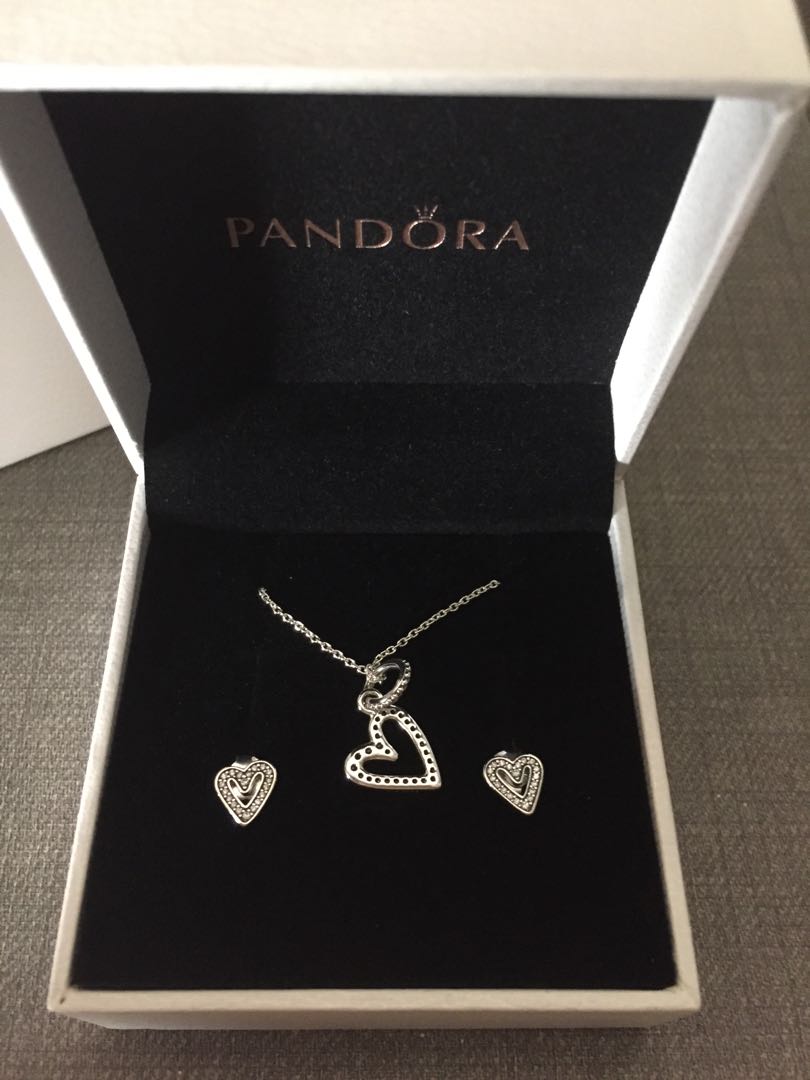 Pandora Heart Jewellery Set, Women's Fashion, Jewelry & Organisers ...