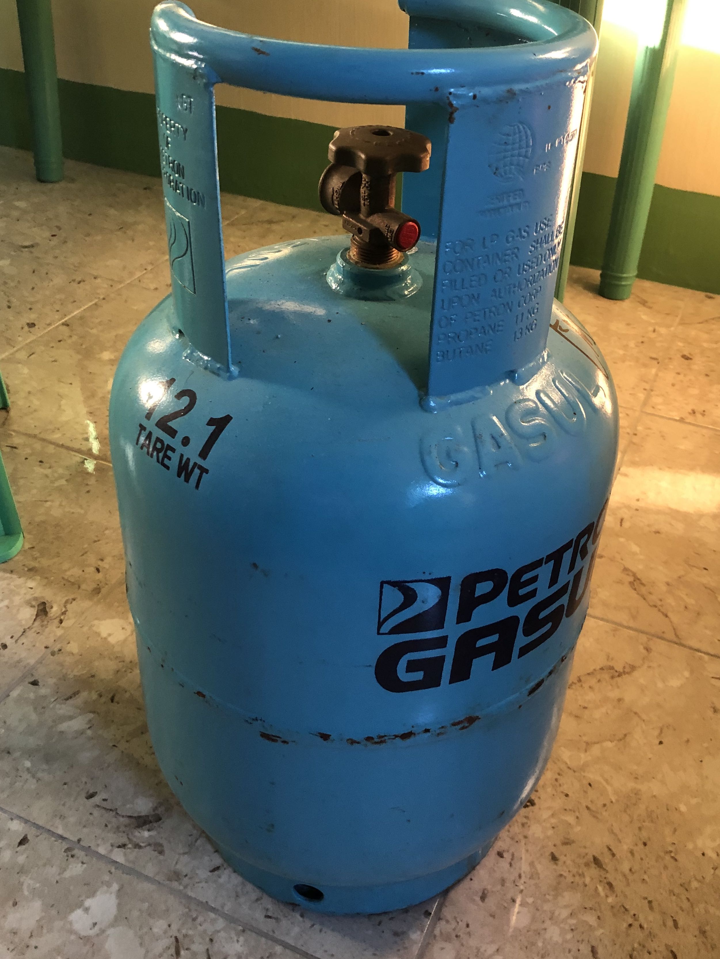 REPRICED!! PETRON GASUL LPG, Furniture & Home Living, Kitchenware ...