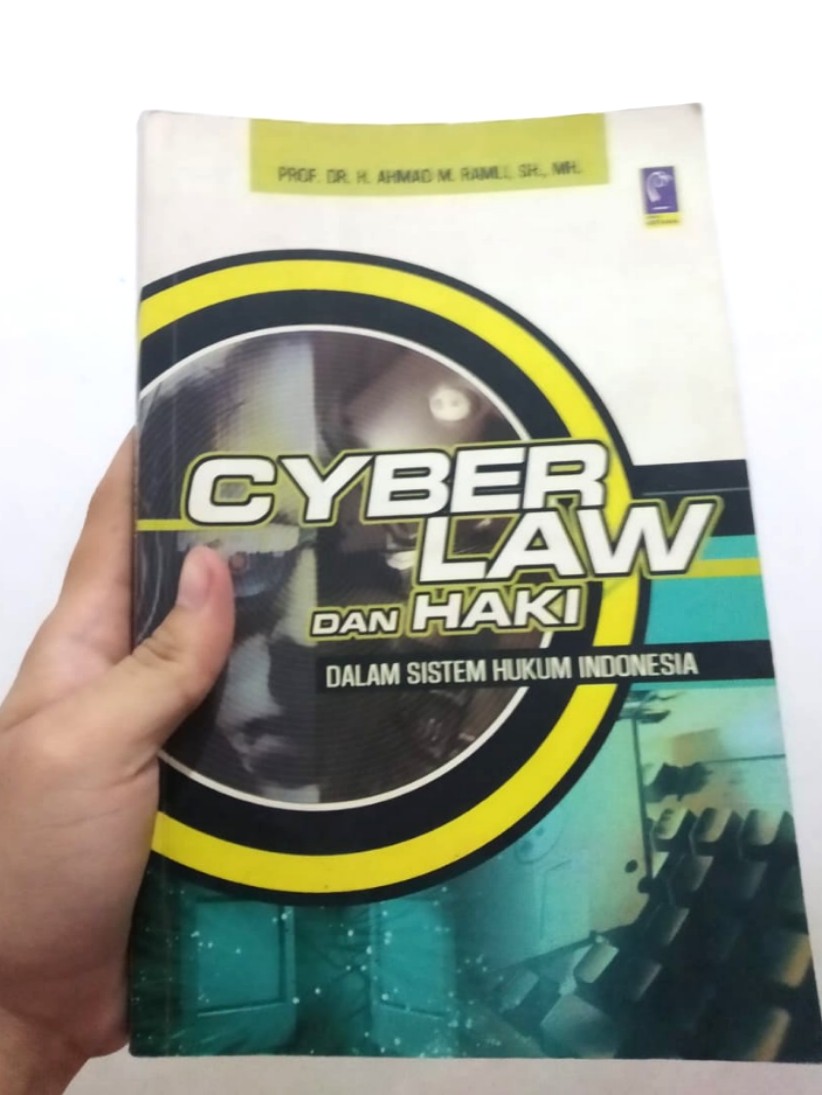 Buku Cyber Law - Ahmad Ramli, Buku & Alat Tulis, Buku di Carousell