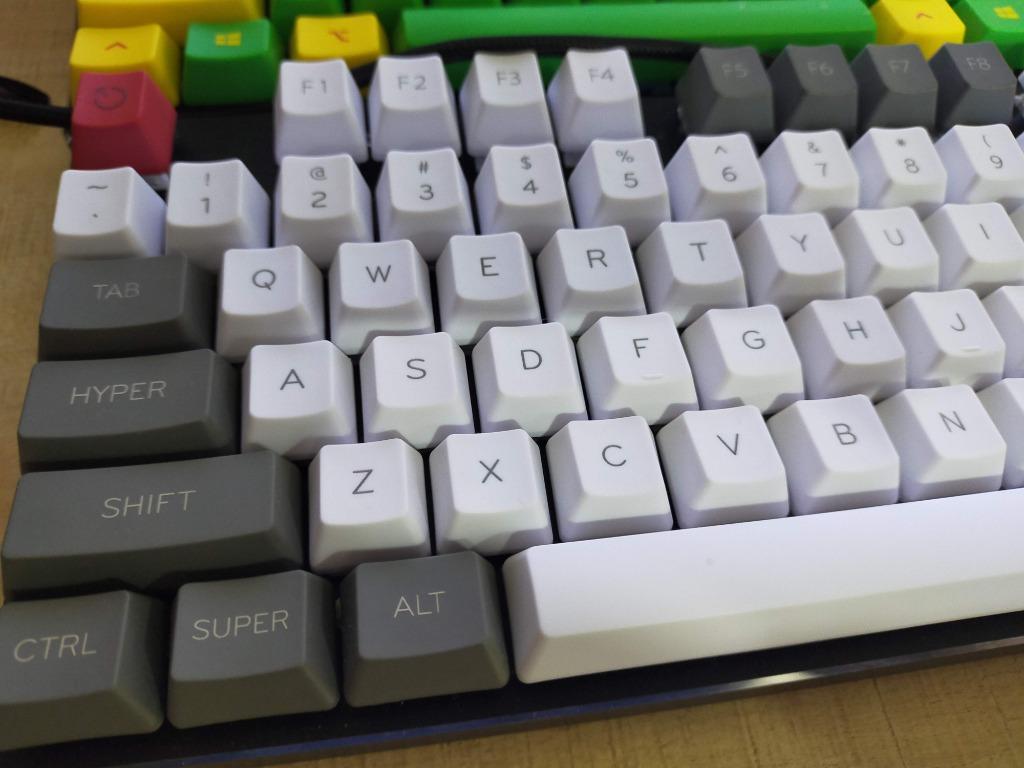 CUSTOMIZED KEYCAPS - YELLOW & GREEEN / DOUBLESHOT PBT NON LUMINESCENT ...