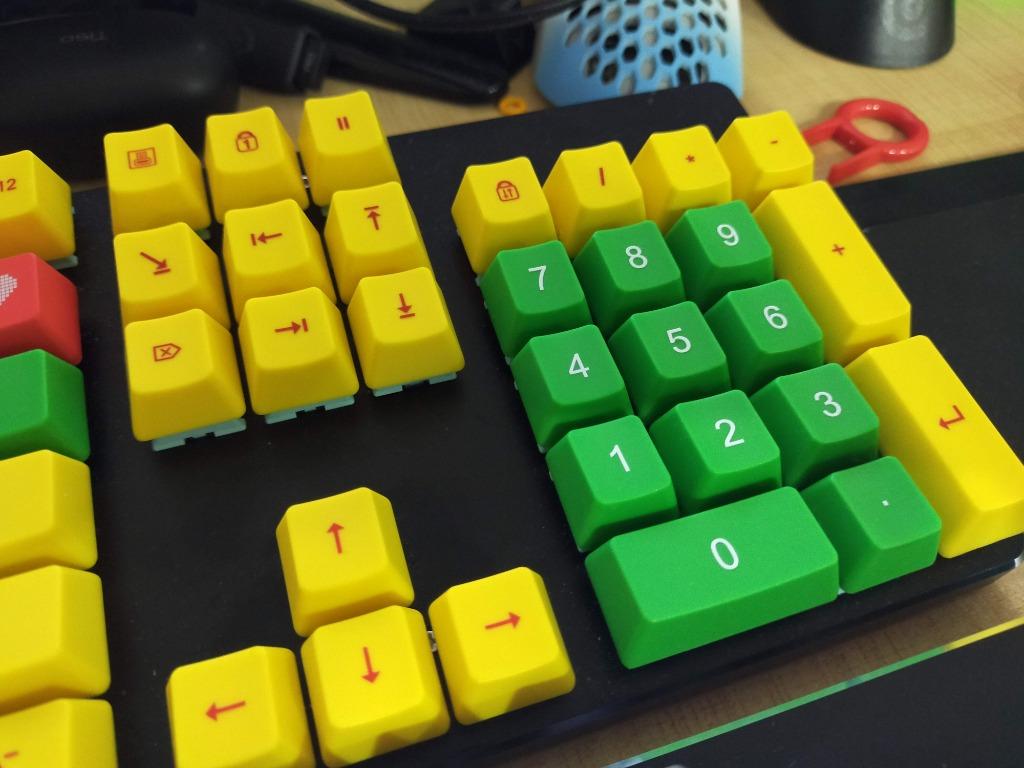 CUSTOMIZED KEYCAPS - YELLOW & GREEEN / DOUBLESHOT PBT NON LUMINESCENT ...