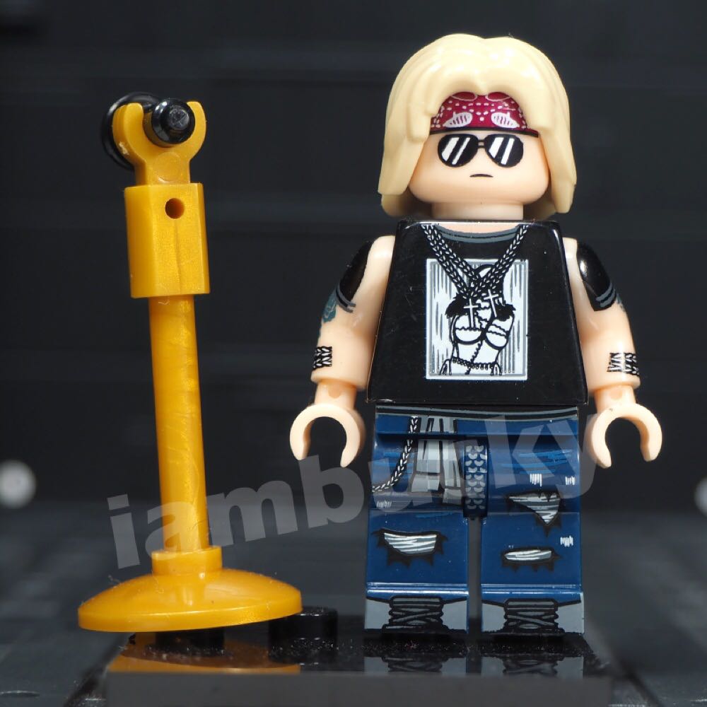 Guns N’ Roses Axl Rose minifigure, 玩具 & 遊戲類, 玩具 - Carousell