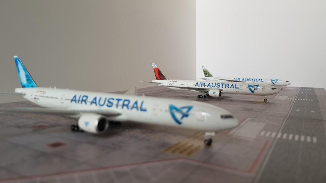Phoenix Models Air Austral Boeing 777-300ER F-OREU/F-ONOU/F-OSYD 1:400 ...