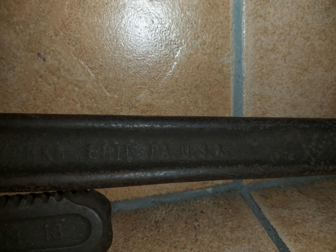 Pipe wrench yabe tubo, Commercial & Industrial, Construction Tools ...