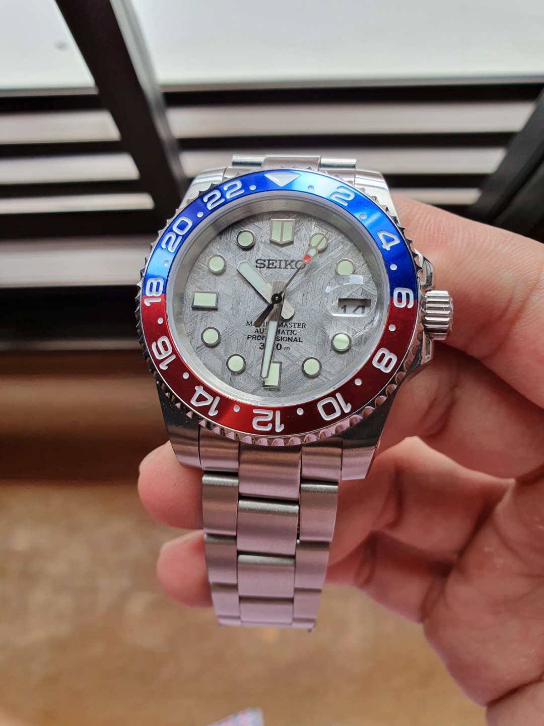 Seiko MM300 metorite dial fully modded, Men's Fashion, Watches on Carousell