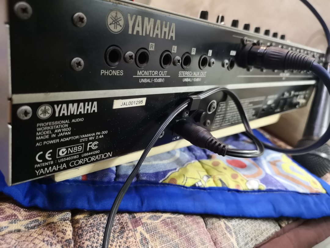 Yamaha AW1600 Professional Audio Workstation recording studio mixer ...