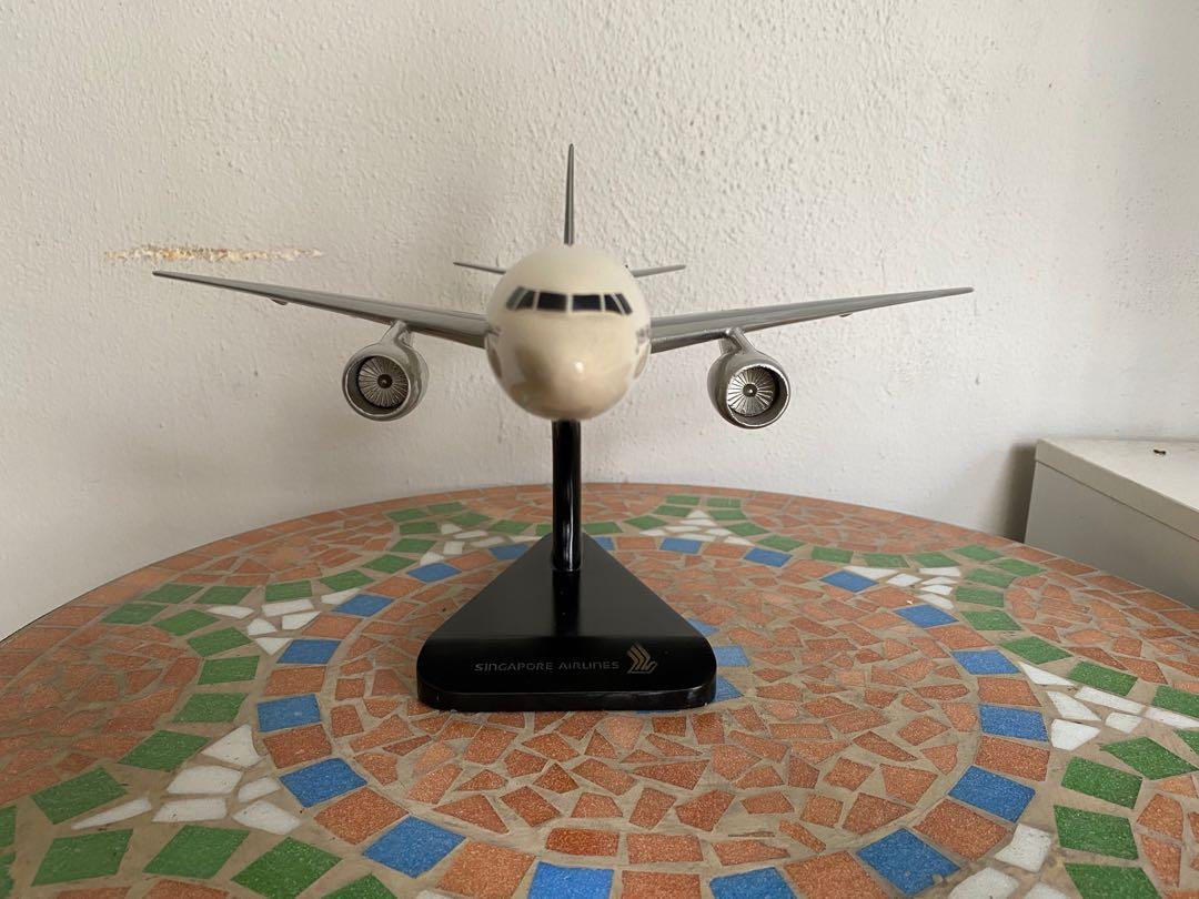 Airplane Model SIA B777-200 50th Year Anniversary Colours, Design ...