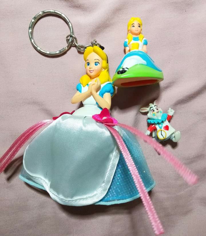 Disney Alice In wonderland set, Hobbies & Toys, Toys & Games on Carousell