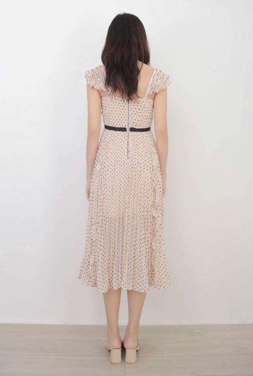 ELENDRA PLEATED DRESS IN NUDE PINK, Women's Fashion, Dresses & Sets ...