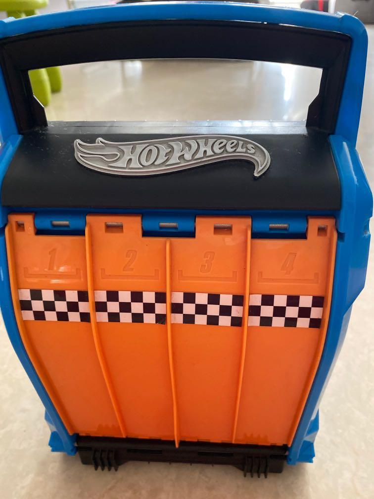 Hot wheels on-the-go play set, Hobbies & Toys, Toys & Games on Carousell
