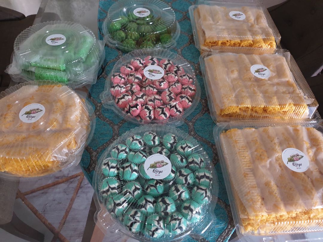 Roti kirai / kuih platter, Food & Drinks, Homemade Bakes on Carousell