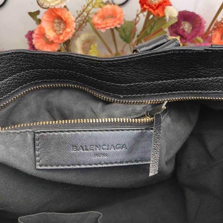 Authentic Balenciaga Metallic Edge Velo Black. Gold hardware., Women's ...