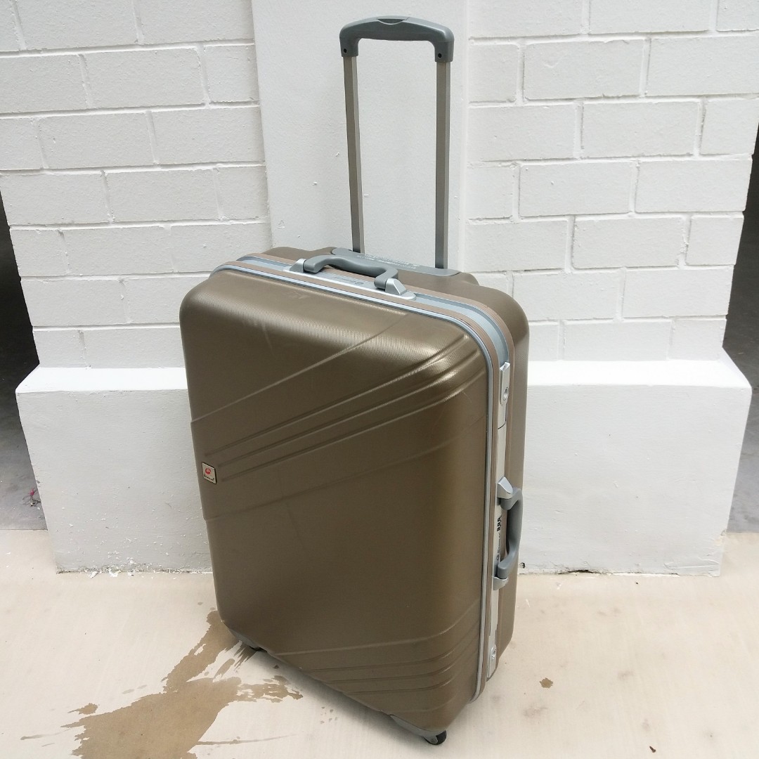 Echolac 30" Spin 4 wheel luggage case, Hobbies & Toys, Travel, Luggage ...