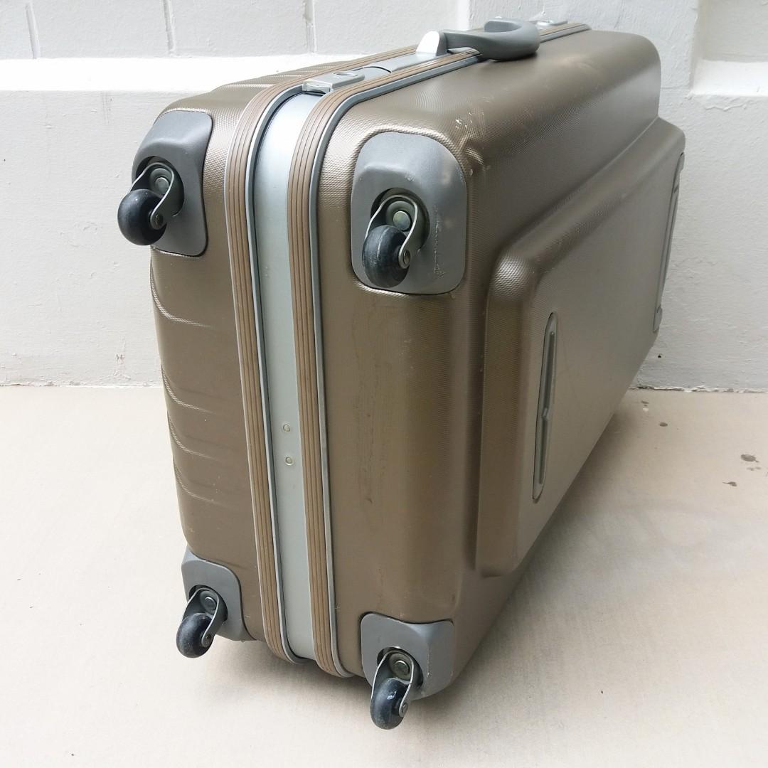 Echolac 30" Spin 4 wheel luggage case, Hobbies & Toys, Travel, Luggage ...