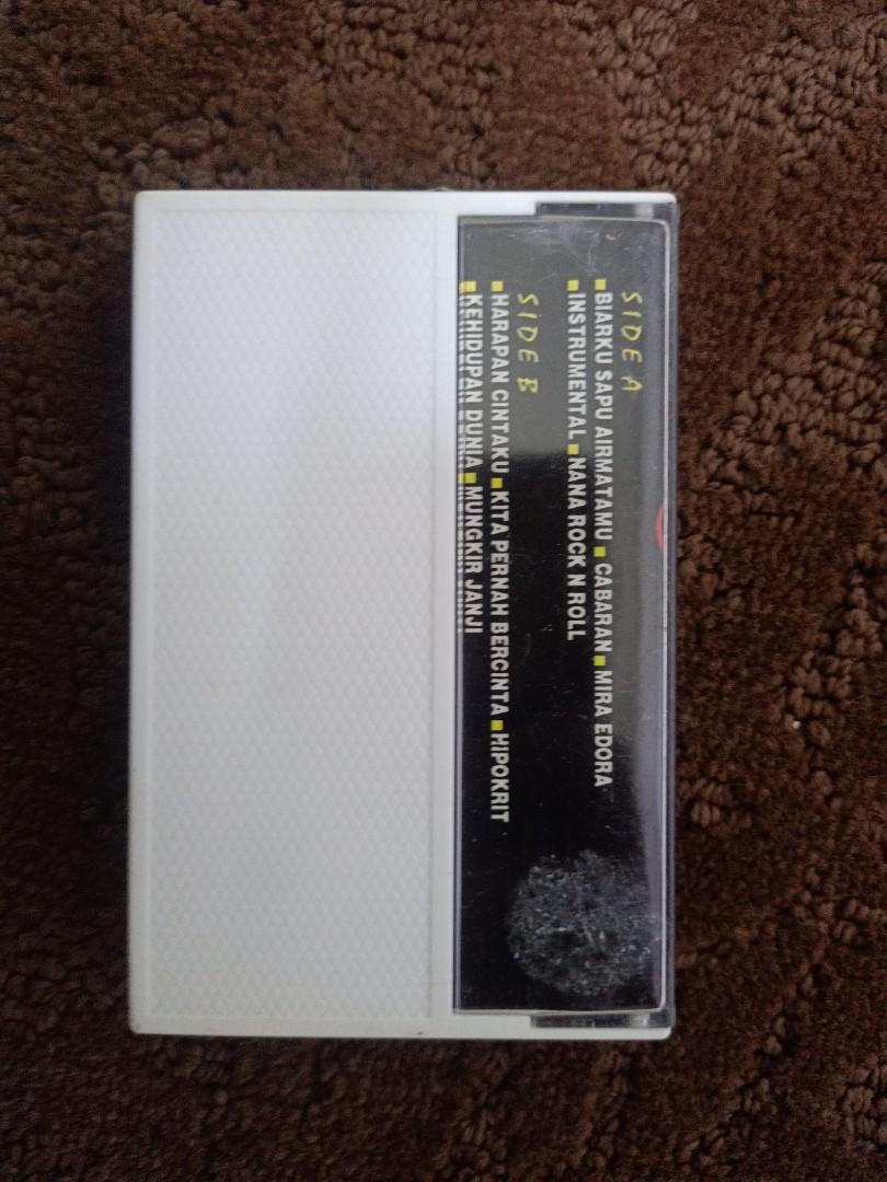 Kaset lama rock kapak melayu wicitra-mira edora, Hobbies & Toys, Music ...