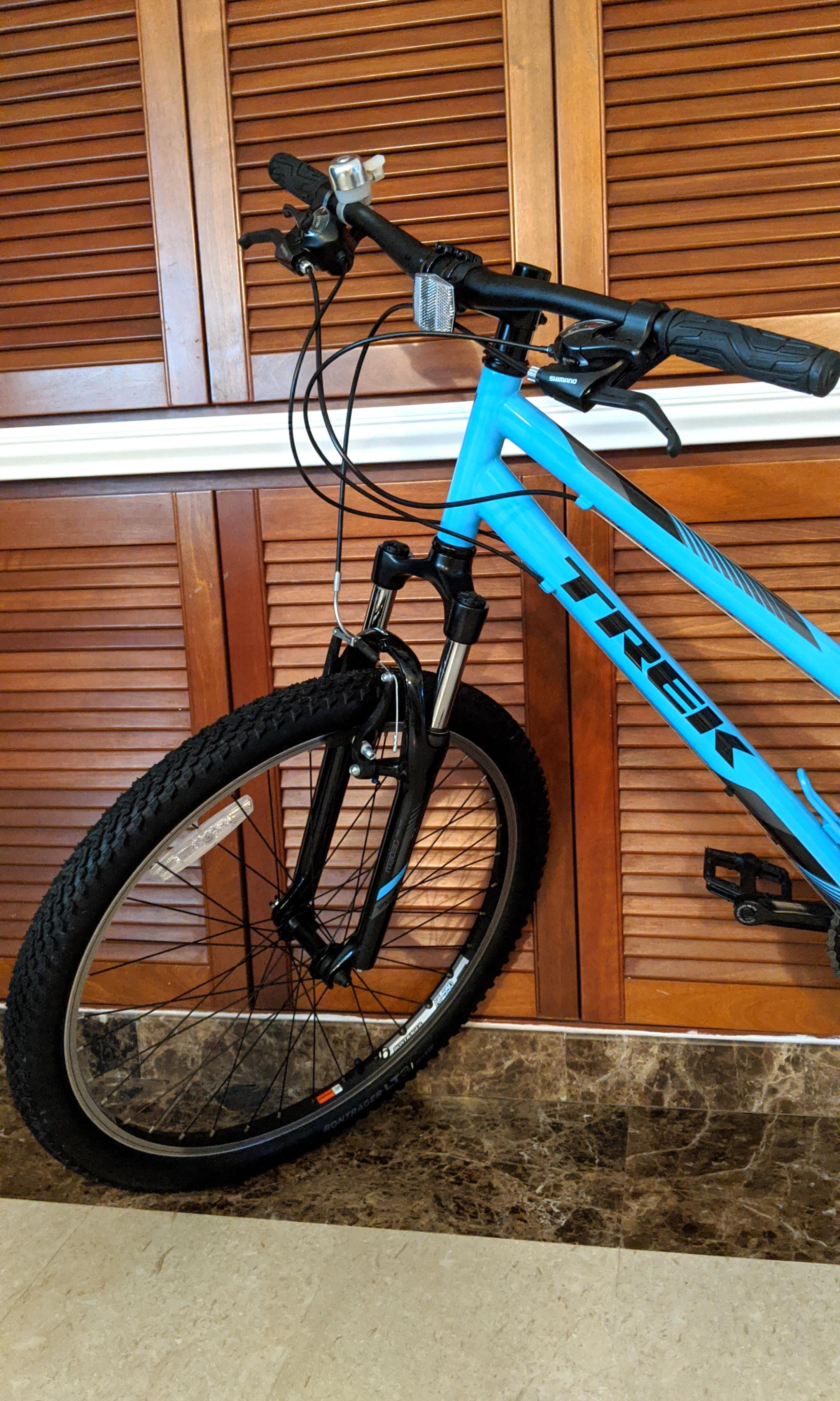 TREK 820, Sports Equipment, Bicycles & Parts, Bicycles on Carousell