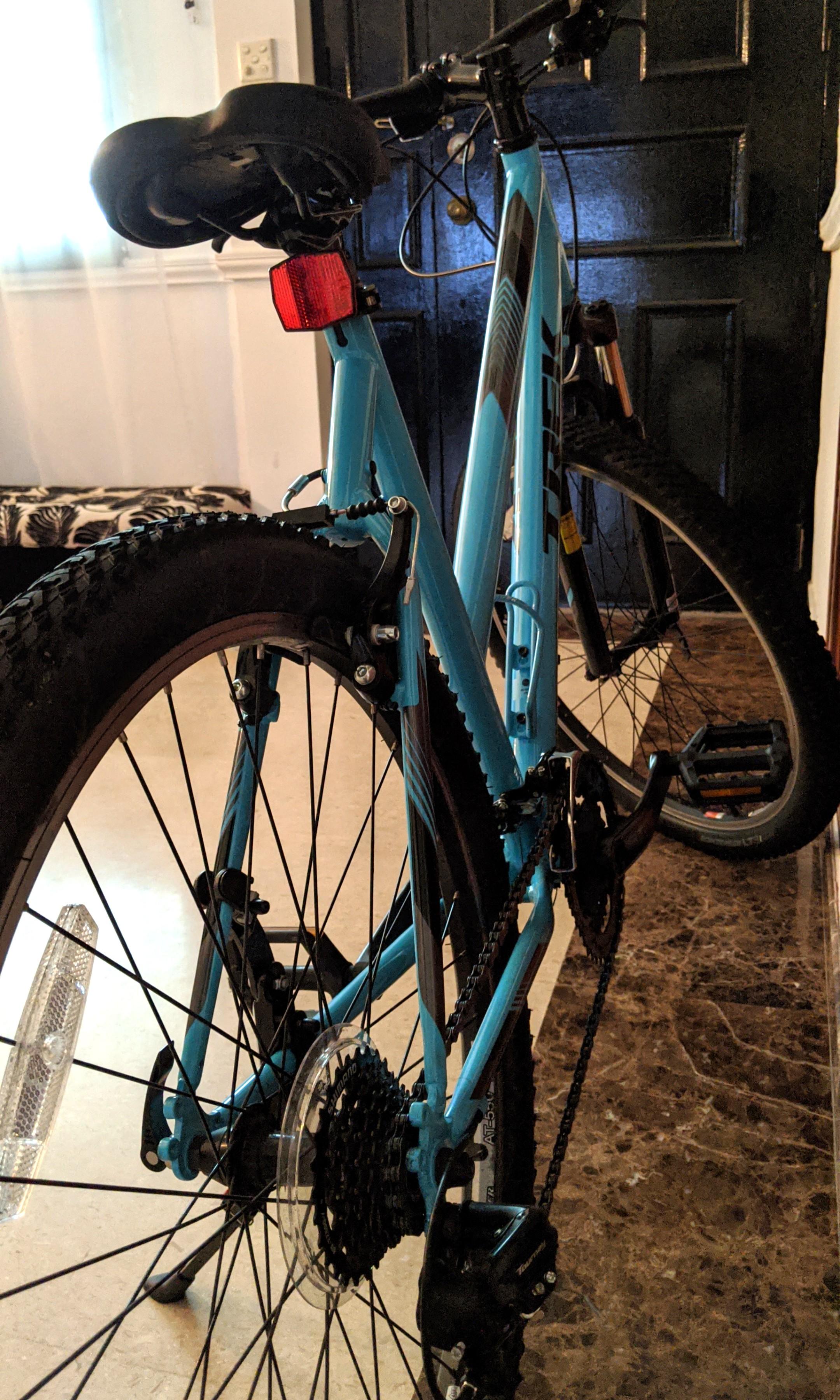 TREK 820, Sports Equipment, Bicycles & Parts, Bicycles on Carousell