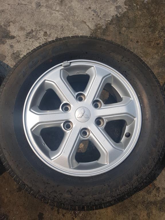 OEM / Orig 2017 Mitsubishi Strada 16 inch mags magwheels rims tires ...