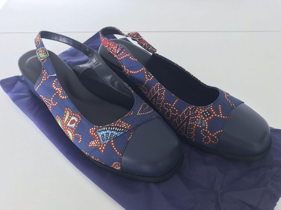 Singapore Airlines Authentic Cabin Crew Sarong Kebaya Safety Shoes (NEW ...