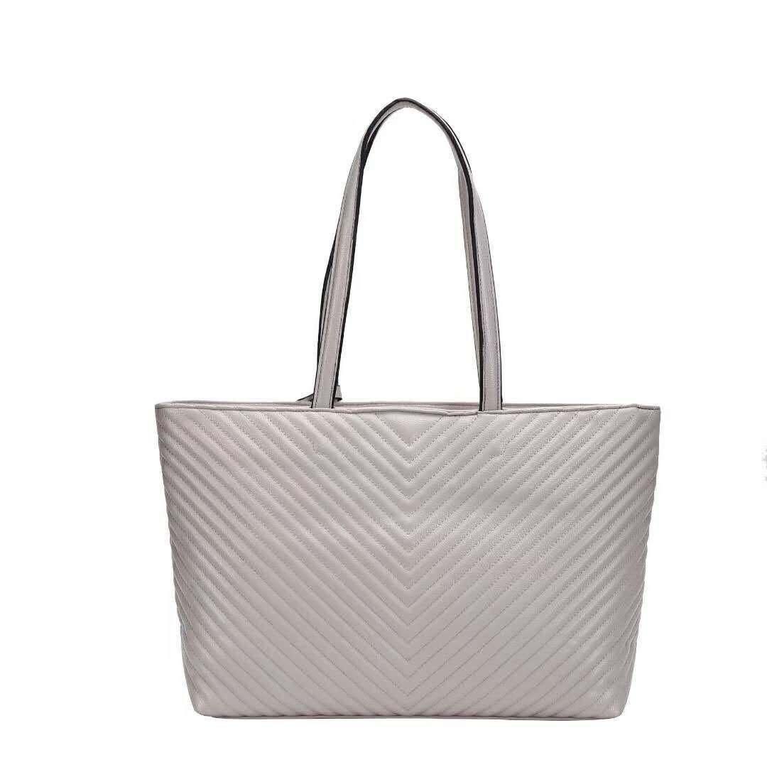 VS Tote Bag, Women's Fashion, Bags & Wallets, Tote Bags on Carousell