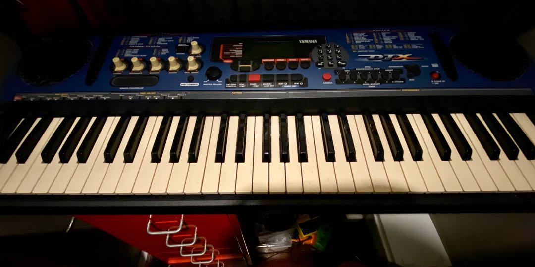 Yamaha DJX keyboard, Hobbies & Toys, Music & Media, Musical Instruments ...