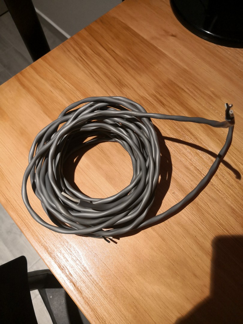 BELDEN SPEAKER CABLE 8461, Audio, Portable Audio Accessories on Carousell