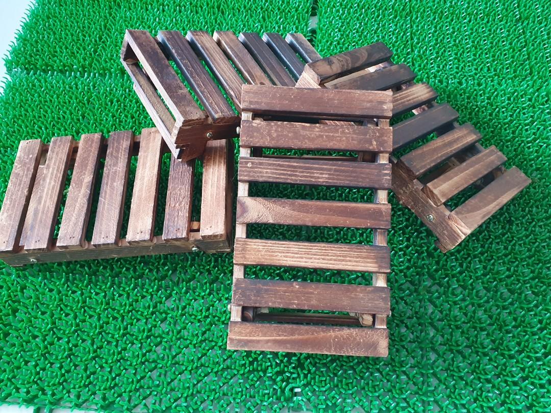 Decorative Fake Grass and Mini Wooden Pallets, Hobbies & Toys ...