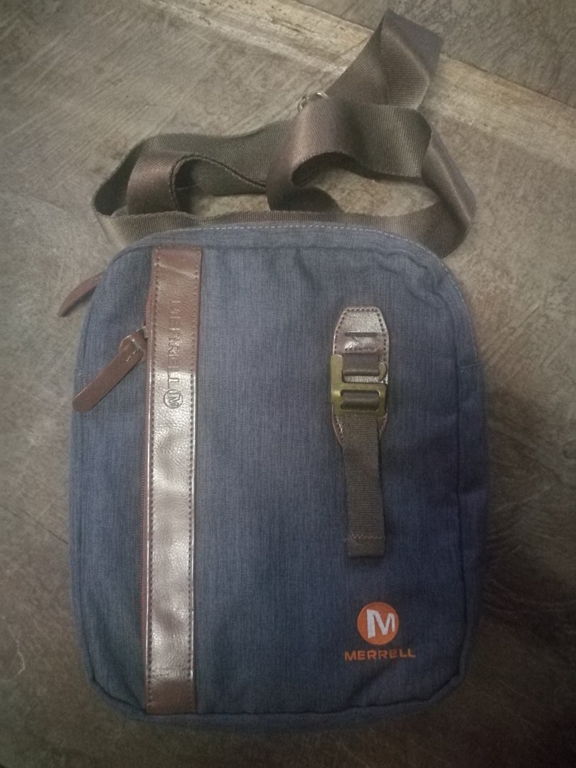 Merrell Jungle Moc Sling Bag, Men's Fashion, Bags, Sling Bags on Carousell