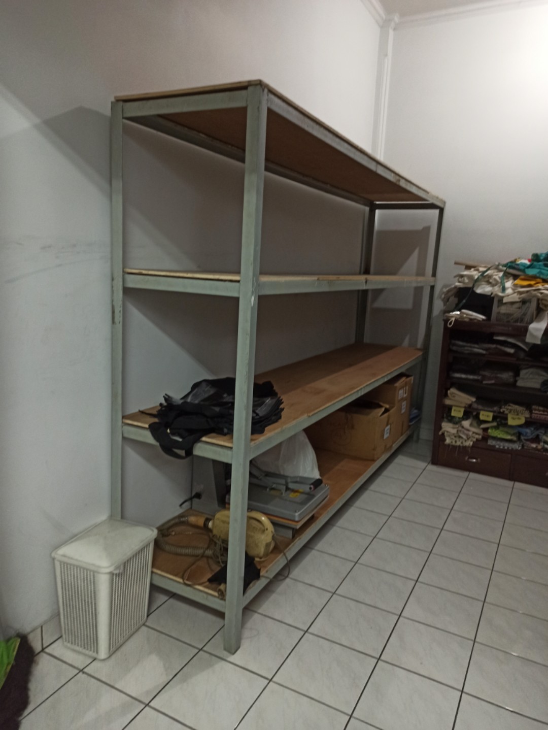 Rak Besi Besar Pabrik besi hollow kotak 3 meter, Perabotan Rumah di ...