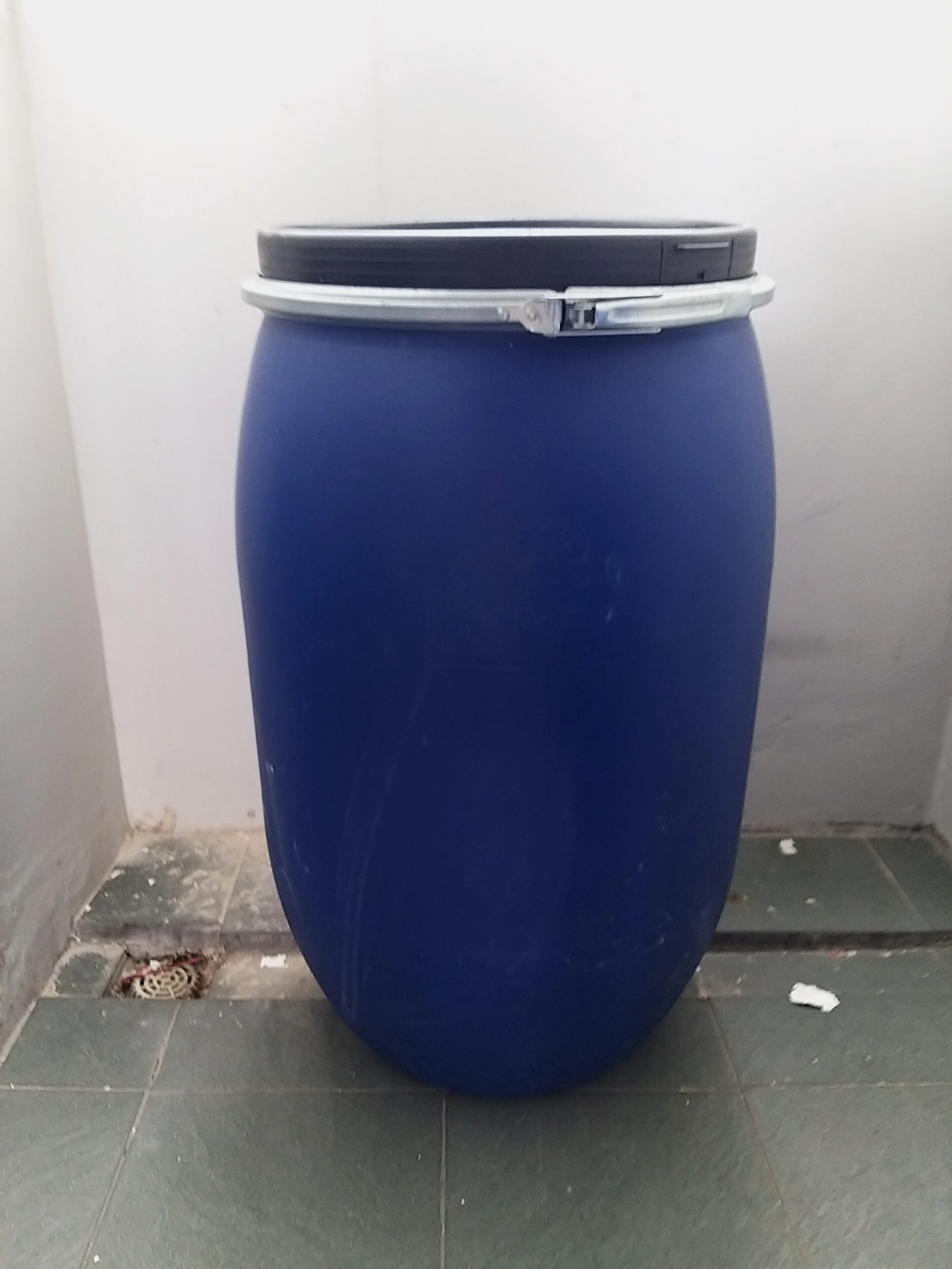 120l water container, Furniture & Home Living, Gardening, Hose and ...