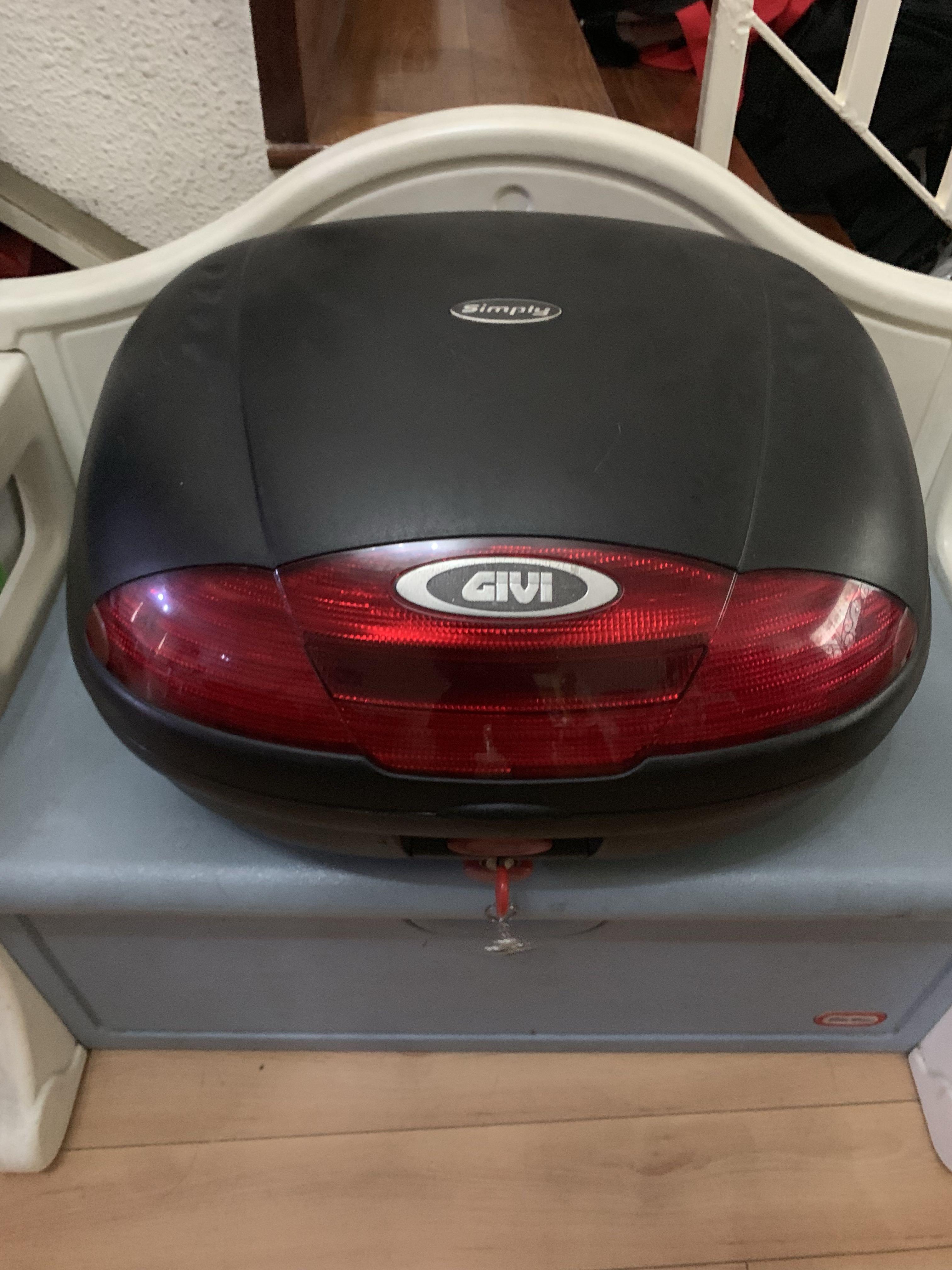 Givi Simply E450 top box, Motorcycles, Motorcycle Accessories on Carousell