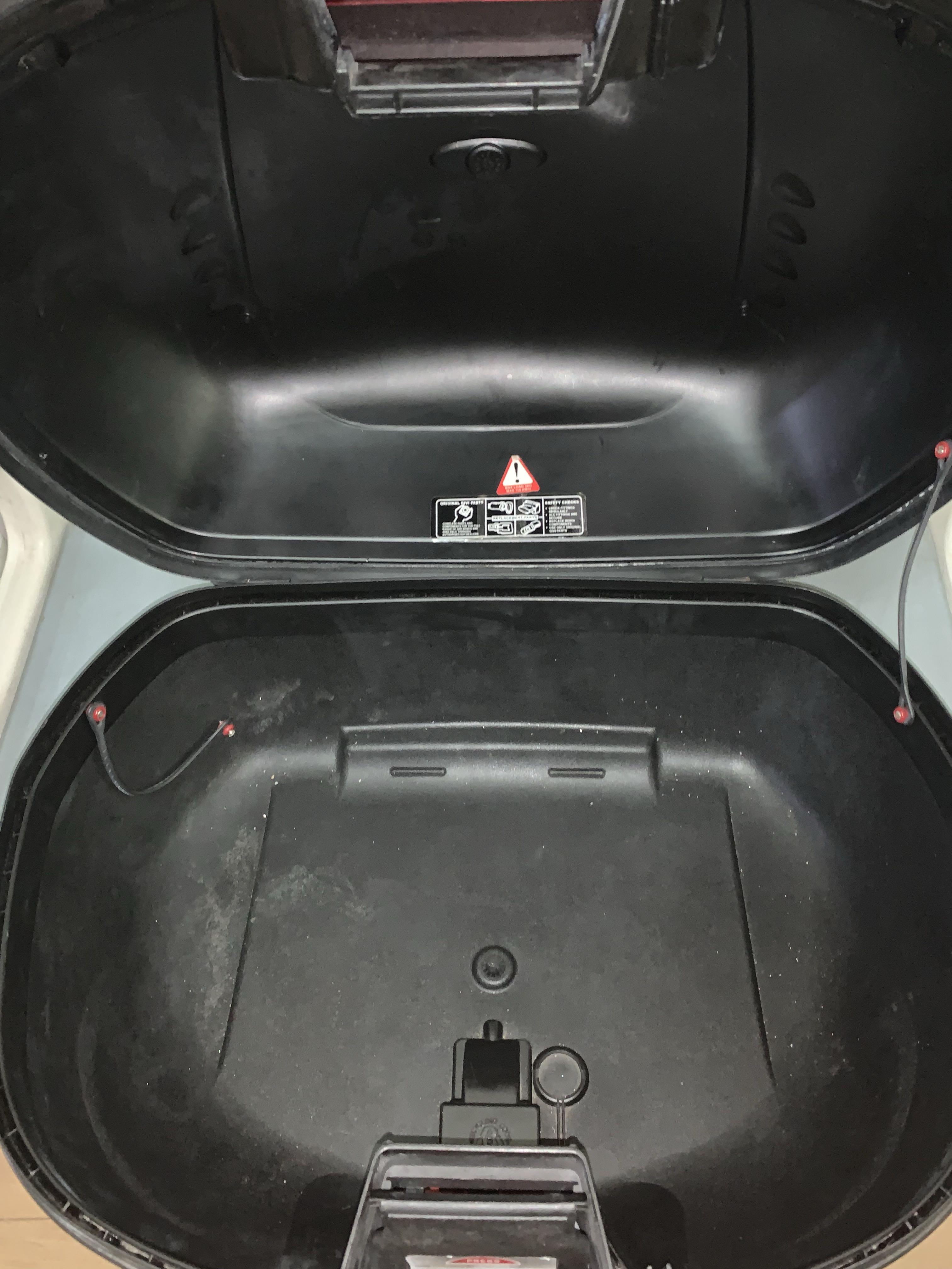 Givi Simply E450 top box, Motorcycles, Motorcycle Accessories on Carousell