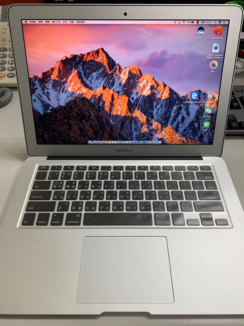 2016年 128G MacBook Air 13-inch /9成新, 手機及配件, 平板電腦, 平板電腦 - iPad在旋轉拍賣
