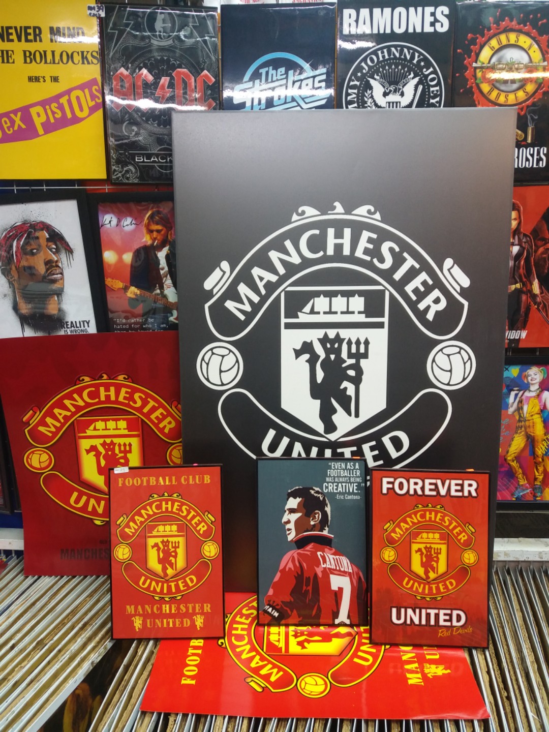 MANCHESTER UNITED FRAME AND POSTER, Furniture & Home Living, Home Decor ...