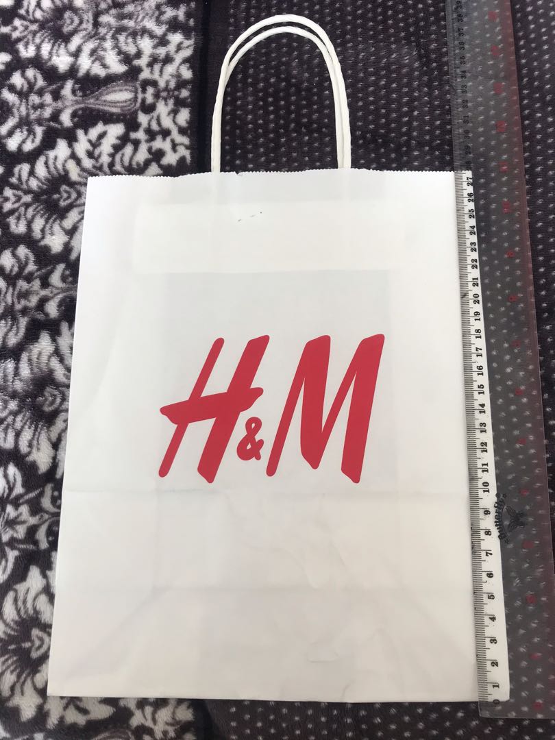 Paper Bag h&m paperbag branded hnm, Serba Serbi di Carousell