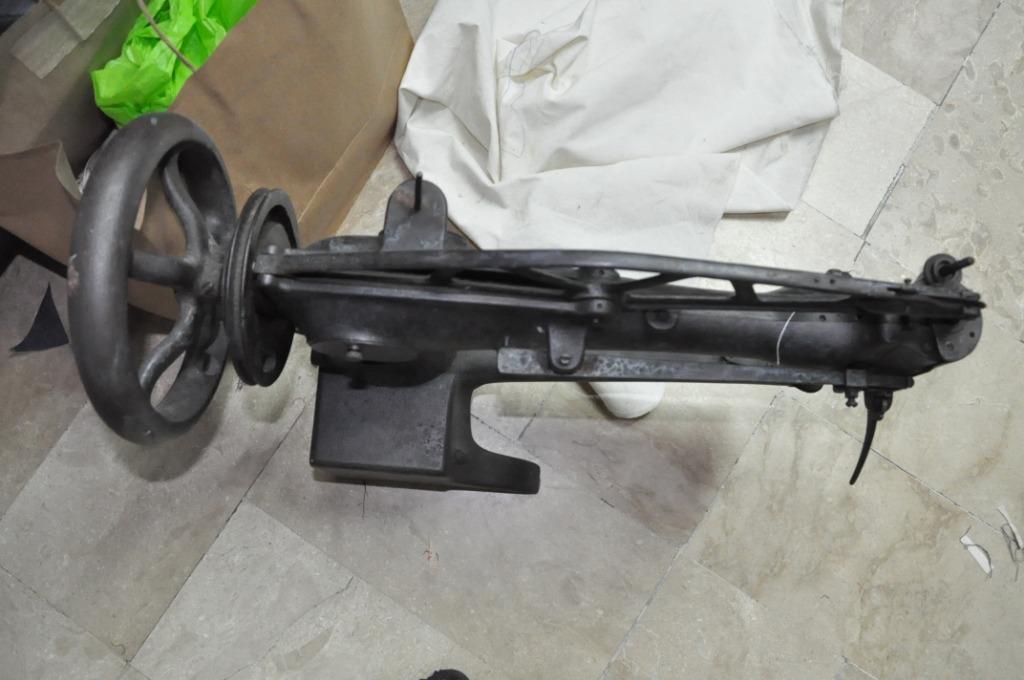 Tambalete Vintage Singer Shoe / Watch / Bag Sewing Machine, Hobbies ...