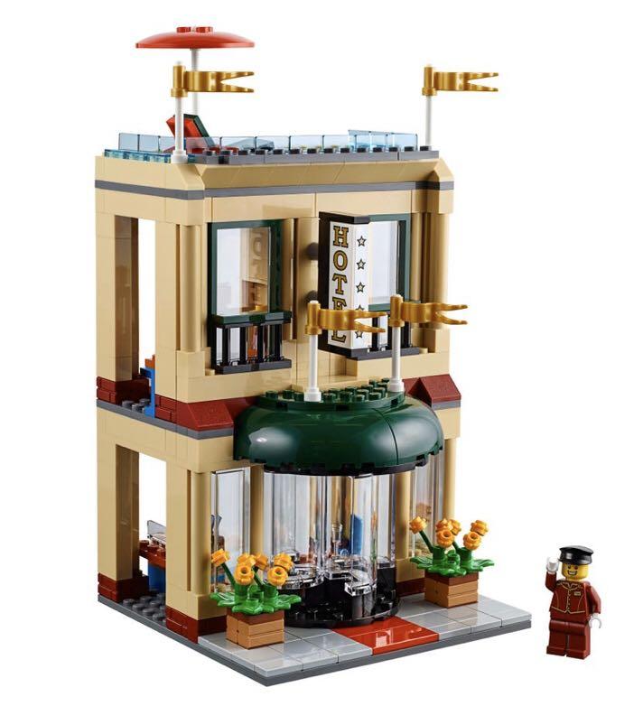 LEGO CITY Capital City 60200, Hobbies & Toys, Toys & Games on Carousell