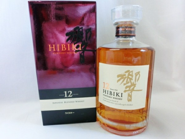 三得利 響 12年 Hibiki 12 700ml 有盒, 嘢食 & 嘢飲, 飲料 - Carousell